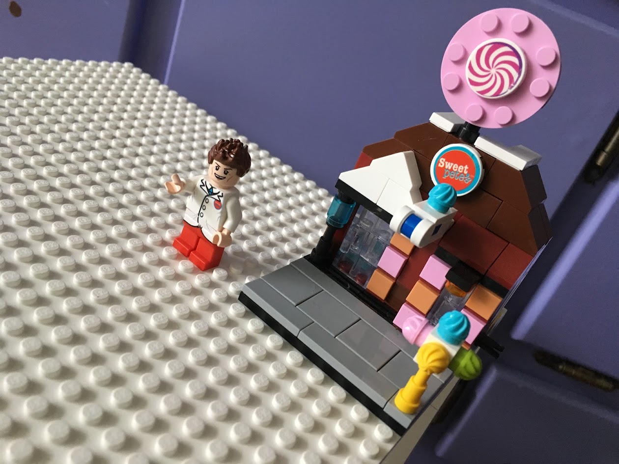 Strictly Briks Offers Up The Easiest Way to Display Your LEGO Creations ...